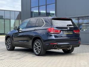 Blue BMW X5 2015 in Siauliai, with an engine capacity of 3.00 L and mileage of 275 thousand km for 16400 €, photo 8 on AUTOMOTO.COM.LV