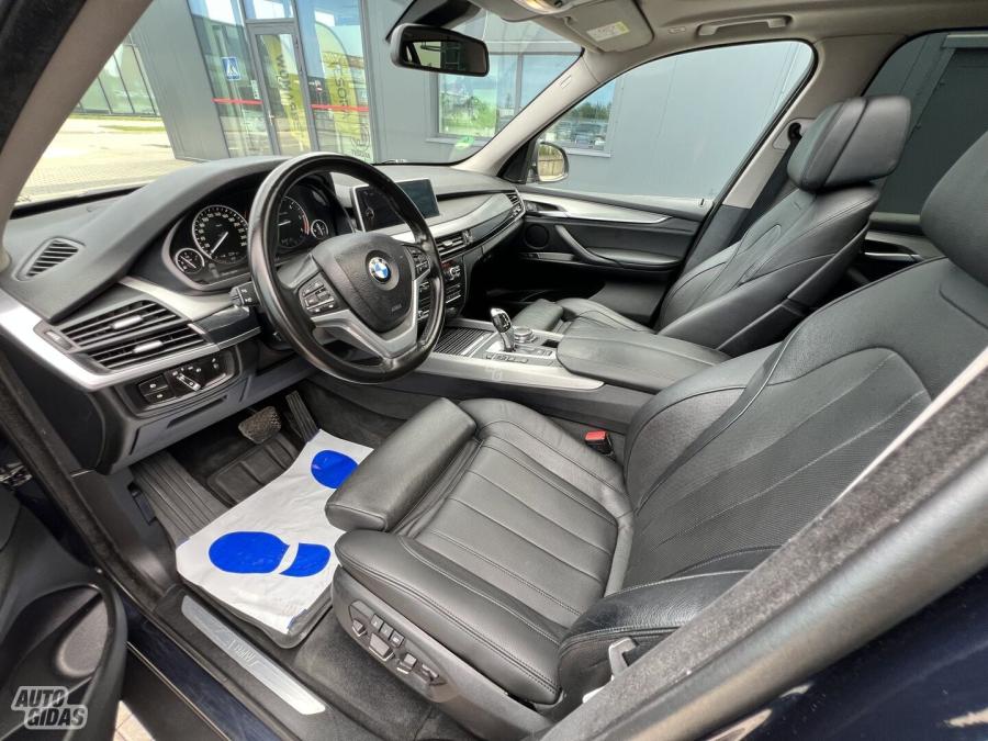 Blue BMW X5 2015 in Siauliai, with an engine capacity of 3.00 L and mileage of 275 thousand km for 16400 €, photo 16 on AUTOMOTO.COM.LV
