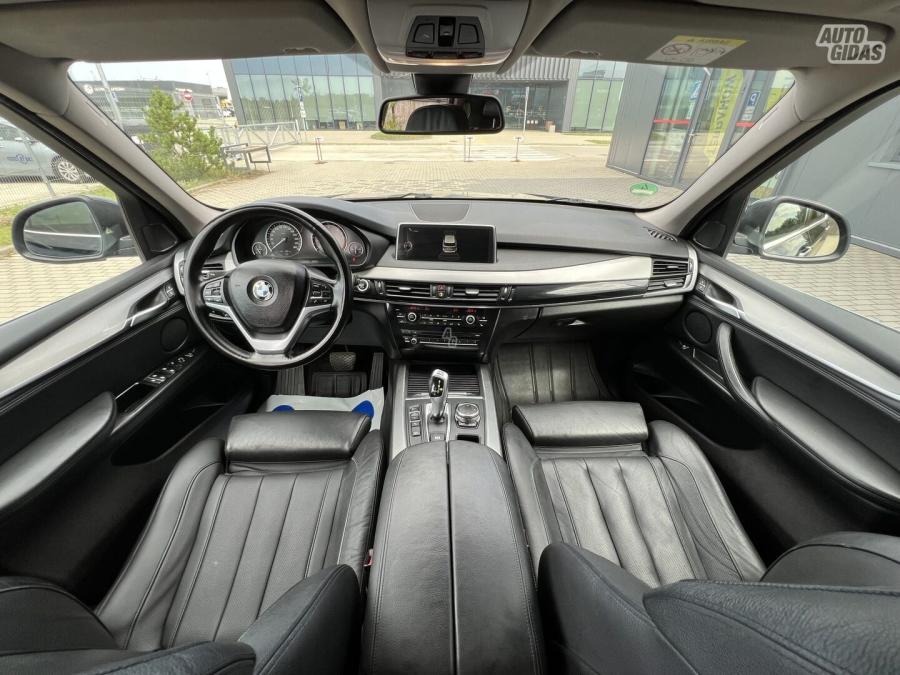 Blue BMW X5 2015 in Siauliai, with an engine capacity of 3.00 L and mileage of 275 thousand km for 16400 €, photo 19 on AUTOMOTO.COM.LV