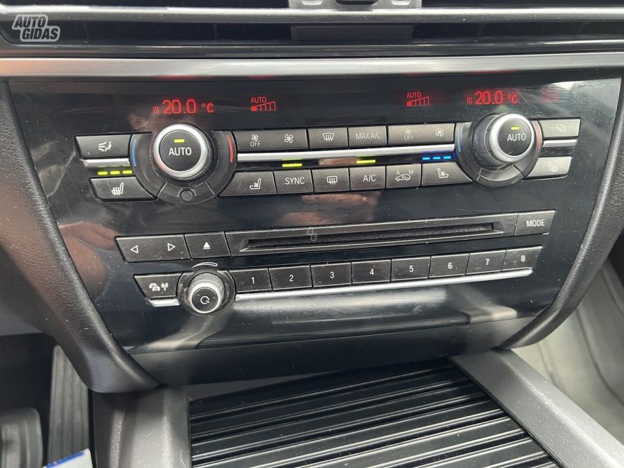 Blue BMW X5 2015 in Siauliai, with an engine capacity of 3.00 L and mileage of 275 thousand km for 16400 €, photo 21 on AUTOMOTO.COM.LV