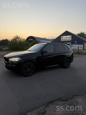 Zils BMW X5 2015 Bauska, ar dzinēja tilpumu 3.00 L un nobraukumu 310 tūkst. km par 18000 €, foto 5 vietnē AUTOMOTO.COM.LV