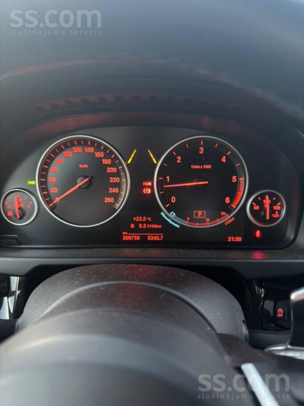 Blue BMW X5 2015 in Bauska, with an engine capacity of 3.00 L and mileage of 310 thousand km for 18000 €, photo 8 on AUTOMOTO.COM.LV