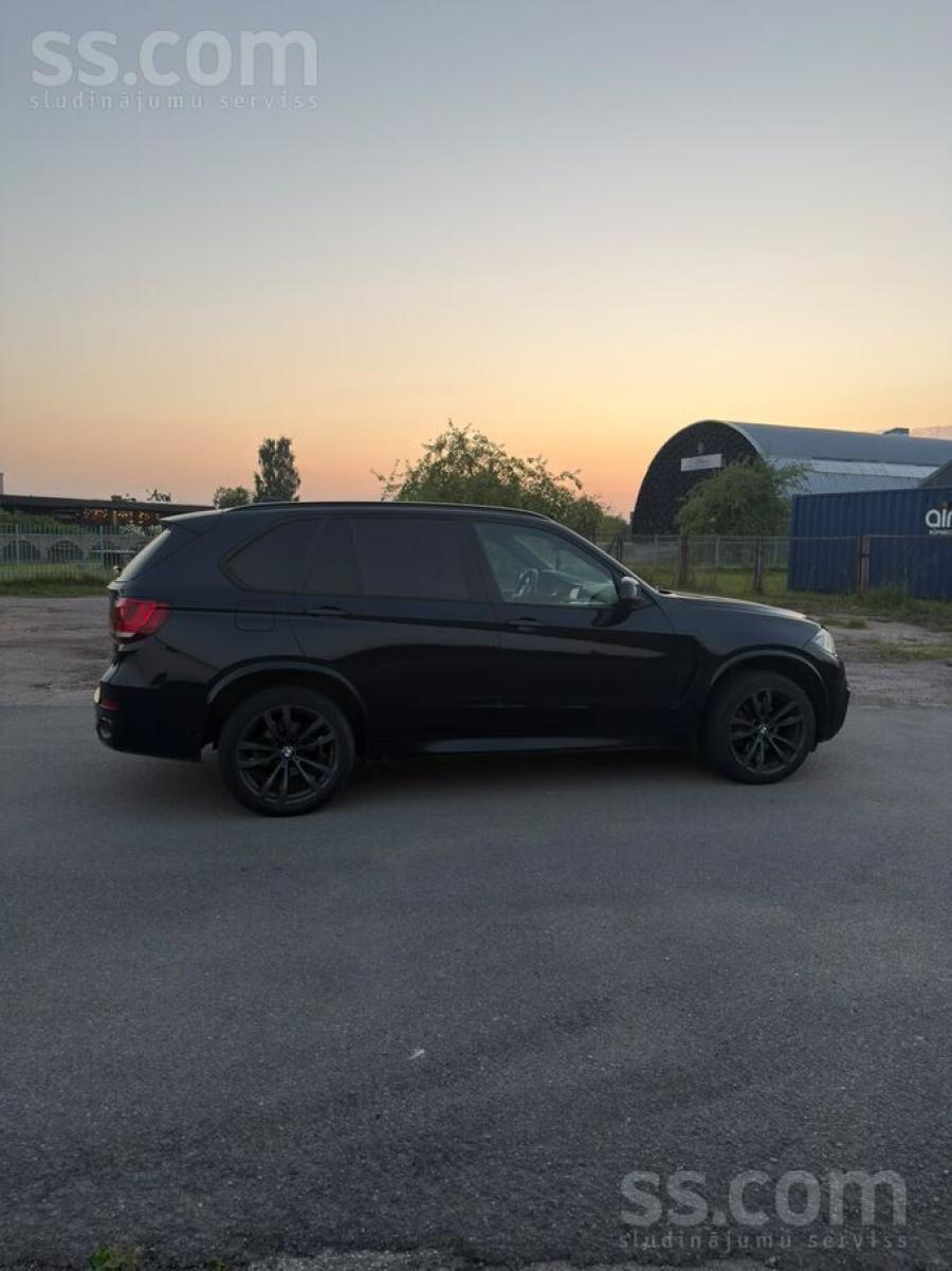 Zils BMW X5 2015 Bauska, ar dzinēja tilpumu 3.00 L un nobraukumu 310 tūkst. km par 18000 €, foto 11 vietnē AUTOMOTO.COM.LV