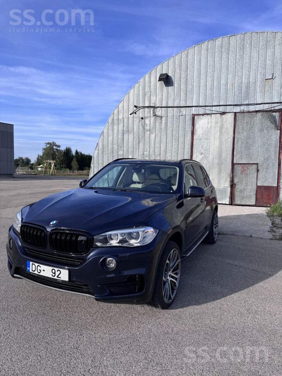 Blue BMW X5 2015 in Riga, with an engine capacity of 3.00 L and mileage of 190 thousand km for 17500 €, photo 1 on AUTOMOTO.COM.LV