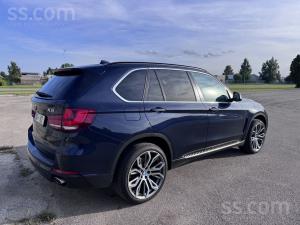 Blue BMW X5 2015 in Riga, with an engine capacity of 3.00 L and mileage of 190 thousand km for 17500 €, photo 5 on AUTOMOTO.COM.LV
