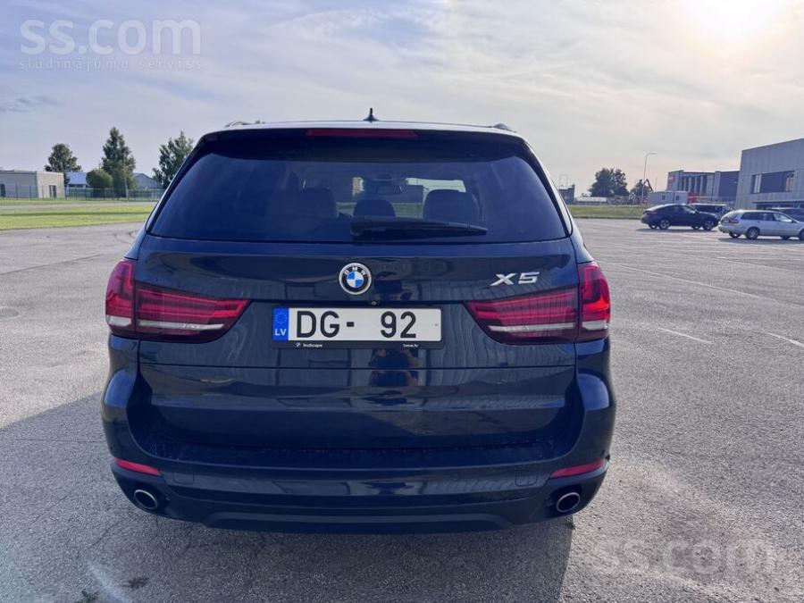 Blue BMW X5 2015 in Riga, with an engine capacity of 3.00 L and mileage of 190 thousand km for 17500 €, photo 6 on AUTOMOTO.COM.LV