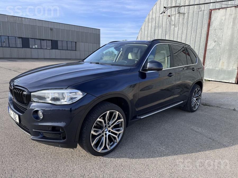 Blue BMW X5 2015 in Riga, with an engine capacity of 3.00 L and mileage of 190 thousand km for 17500 €, photo 8 on AUTOMOTO.COM.LV