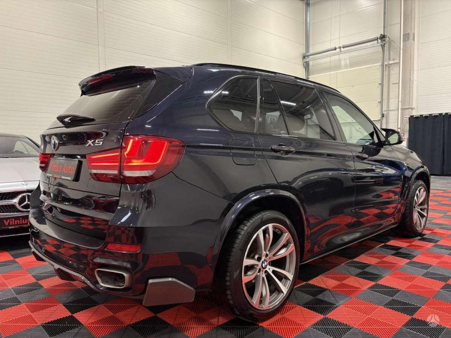 Zils BMW X5 2015 Viļņa, ar dzinēja tilpumu 2.99 L un nobraukumu 297 tūkst. km par 18490 €, foto 5 vietnē AUTOMOTO.COM.LV