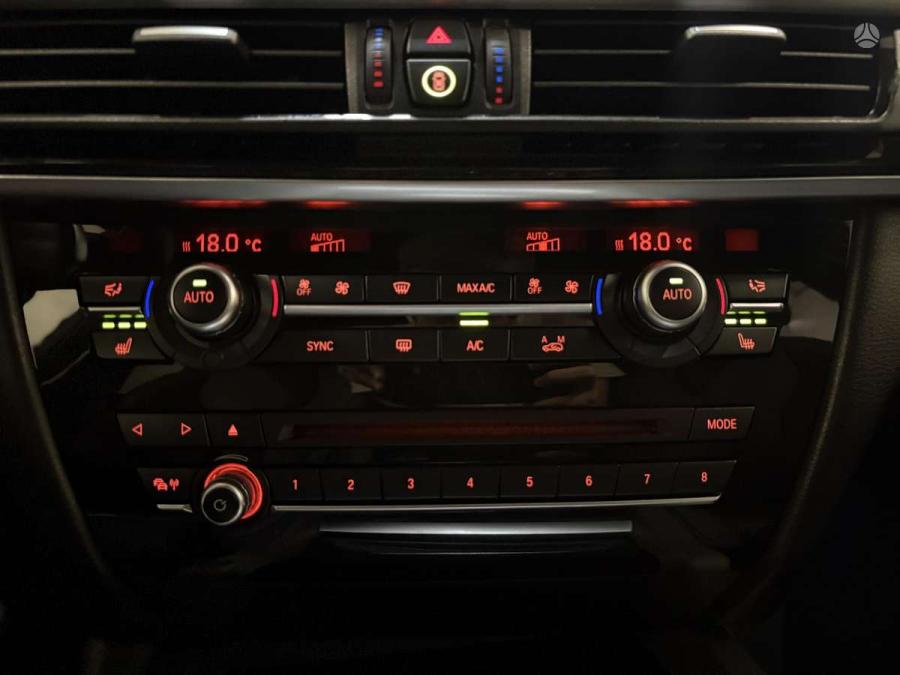Zils BMW X5 2015 Viļņa, ar dzinēja tilpumu 2.99 L un nobraukumu 297 tūkst. km par 18490 €, foto 23 vietnē AUTOMOTO.COM.LV