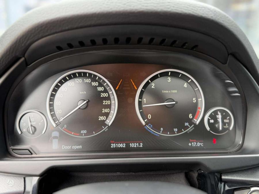 Zils BMW X5 2015 Kauņa, ar dzinēja tilpumu 2.99 L un nobraukumu 251 tūkst. km par 22490 €, foto 36 vietnē AUTOMOTO.COM.LV