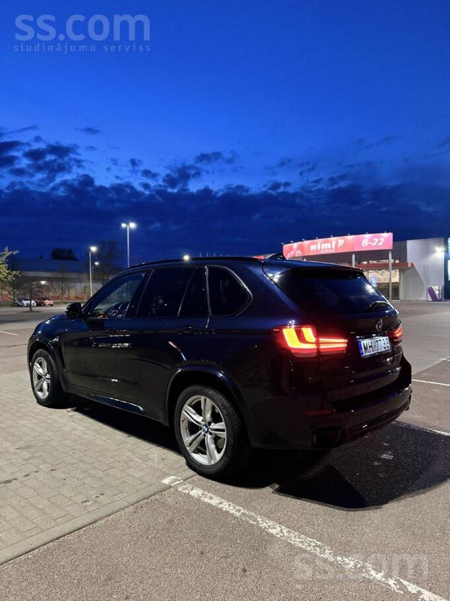 Zils BMW X5 2016 Liepāja, ar dzinēja tilpumu 3.00 L un nobraukumu 333 tūkst. km par 19000 €, foto 4 vietnē AUTOMOTO.COM.LV