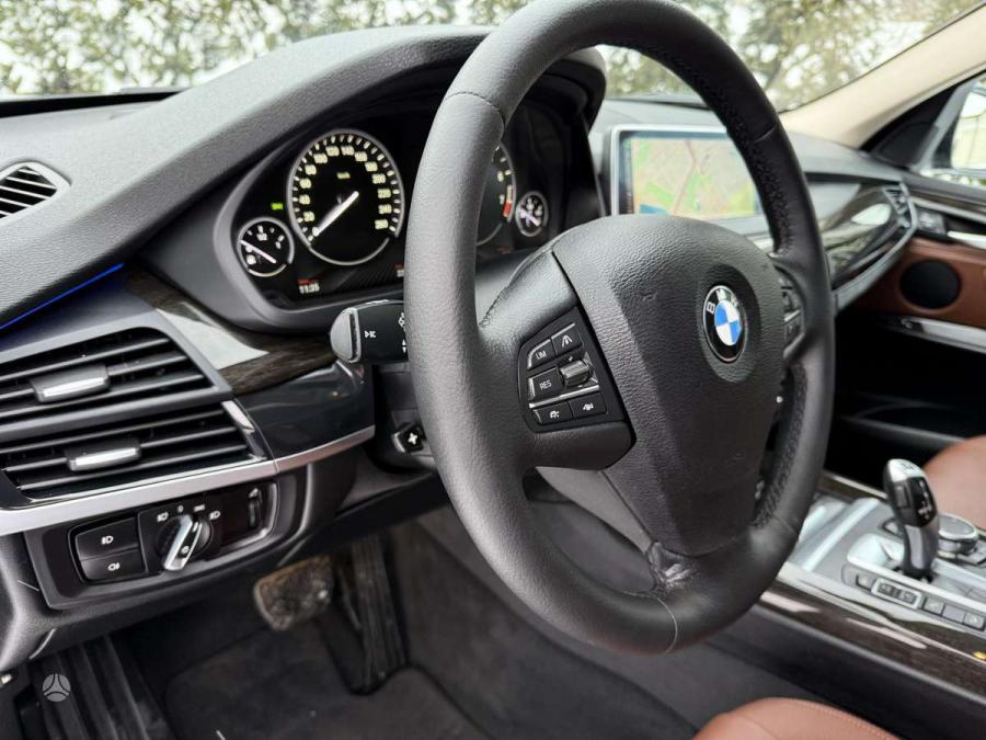 Blue BMW X5 2016 in Siauliai, with an engine capacity of 2.00 L and mileage of 229 thousand km for 16950 €, photo 16 on AUTOMOTO.COM.LV