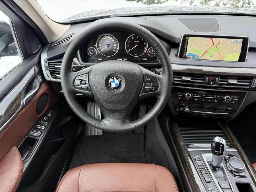 Blue BMW X5 2016 in Siauliai, with an engine capacity of 2.00 L and mileage of 229 thousand km for 16950 €, photo 17 on AUTOMOTO.COM.LV