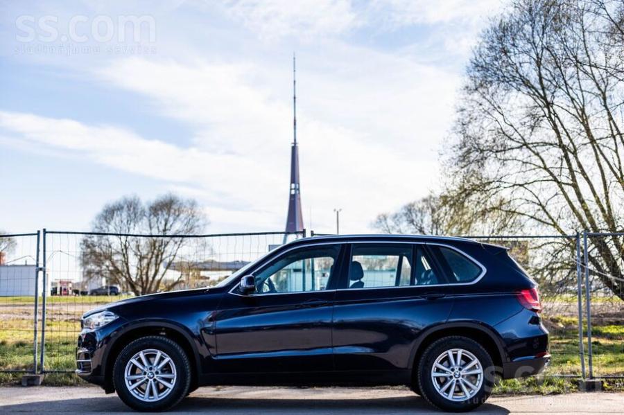 Zils BMW X5 2016 Rīga, ar dzinēja tilpumu 3.00 L un nobraukumu 324 tūkst. km par 18990 €, foto 5 vietnē AUTOMOTO.COM.LV