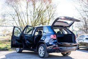 Zils BMW X5 2016 Rīga, ar dzinēja tilpumu 3.00 L un nobraukumu 324 tūkst. km par 18990 €, foto 10 vietnē AUTOMOTO.COM.LV
