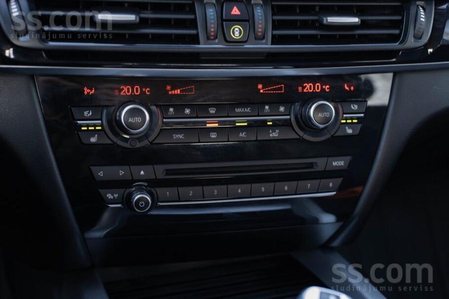 Zils BMW X5 2016 Rīga, ar dzinēja tilpumu 3.00 L un nobraukumu 324 tūkst. km par 18990 €, foto 28 vietnē AUTOMOTO.COM.LV