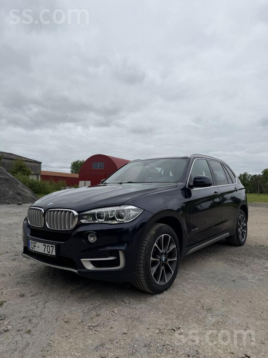 Blue BMW X5 2016 in Riga, with an engine capacity of 3.00 L and mileage of 279 thousand km for 20450 €, photo 1 on AUTOMOTO.COM.LV