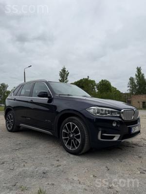 Blue BMW X5 2016 in Riga, with an engine capacity of 3.00 L and mileage of 279 thousand km for 20450 €, photo 4 on AUTOMOTO.COM.LV