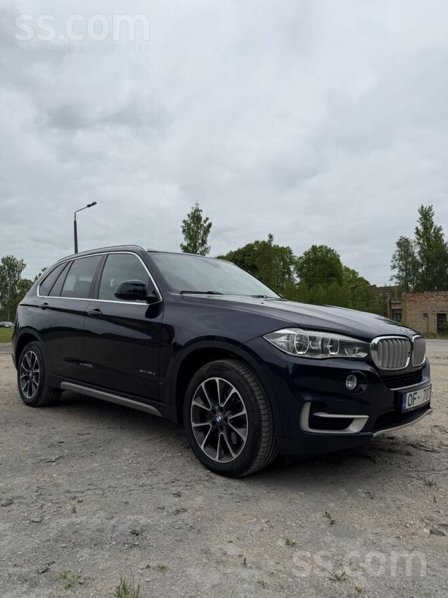 Blue BMW X5 2016 in Riga, with an engine capacity of 3.00 L and mileage of 279 thousand km for 20450 €, photo 4 on AUTOMOTO.COM.LV