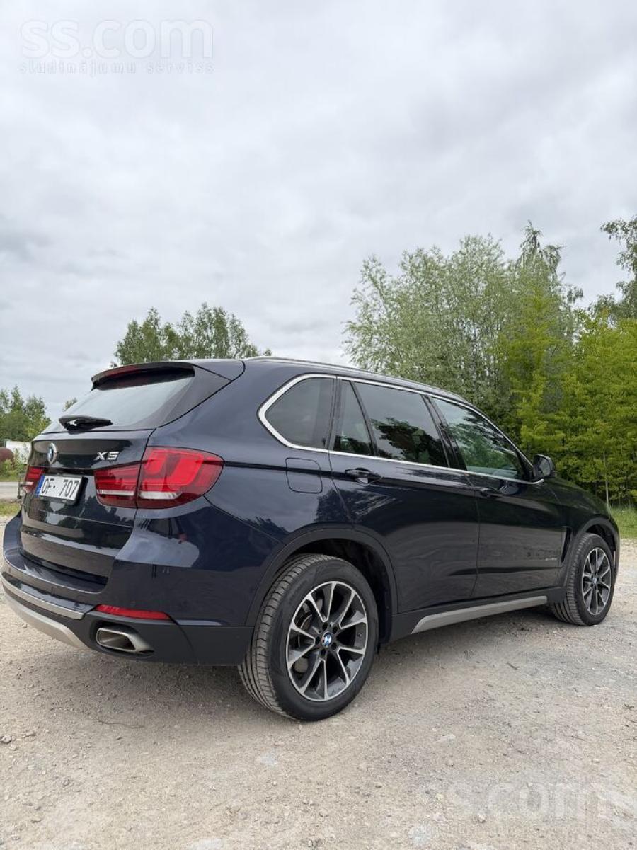 Blue BMW X5 2016 in Riga, with an engine capacity of 3.00 L and mileage of 279 thousand km for 20450 €, photo 7 on AUTOMOTO.COM.LV