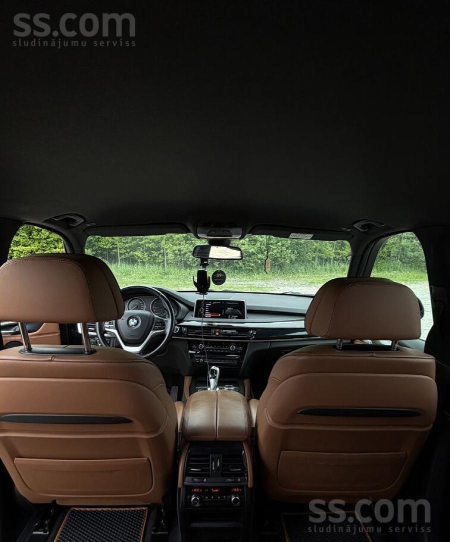 Blue BMW X5 2016 in Riga, with an engine capacity of 3.00 L and mileage of 279 thousand km for 20450 €, photo 13 on AUTOMOTO.COM.LV
