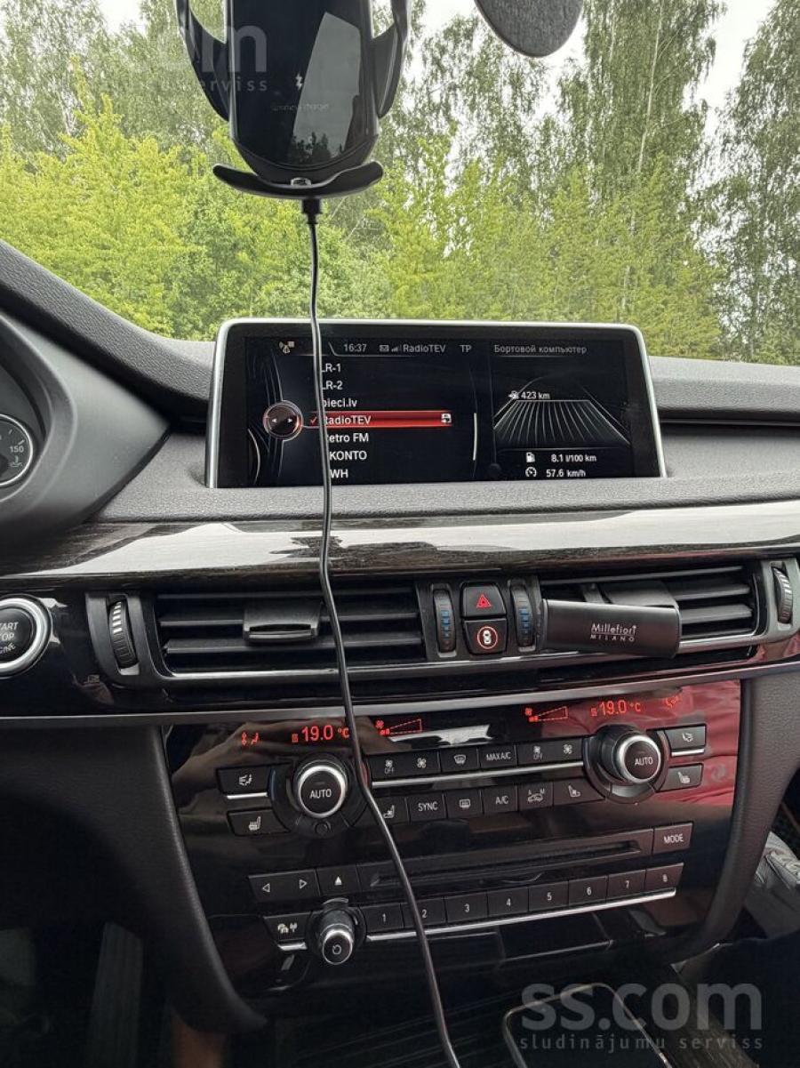 Blue BMW X5 2016 in Riga, with an engine capacity of 3.00 L and mileage of 279 thousand km for 20450 €, photo 14 on AUTOMOTO.COM.LV