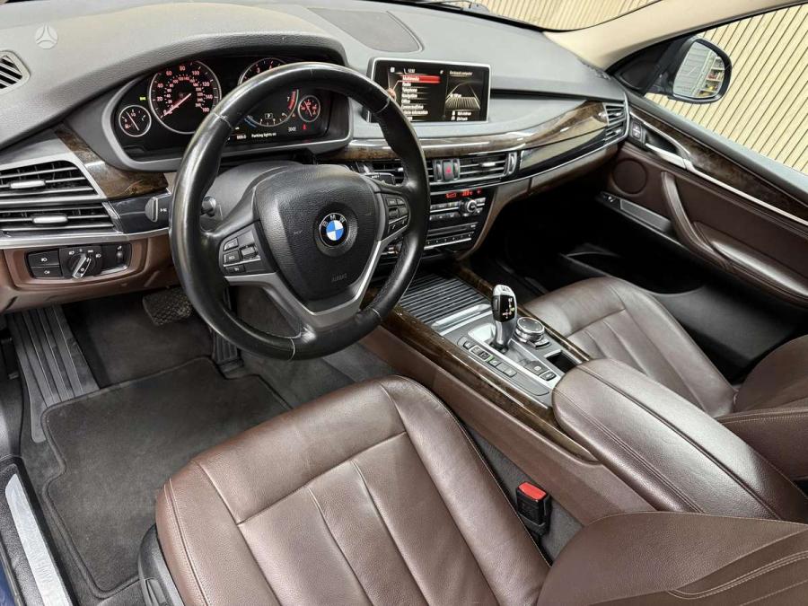 Blue BMW X5 2016 in Marijampole, with an engine capacity of 2.98 L and mileage of 210 thousand km for 14999 €, photo 3 on AUTOMOTO.COM.LV