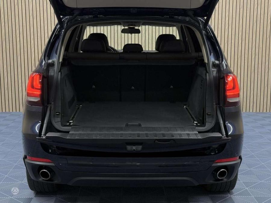 Blue BMW X5 2016 in Marijampole, with an engine capacity of 2.98 L and mileage of 210 thousand km for 14999 €, photo 15 on AUTOMOTO.COM.LV