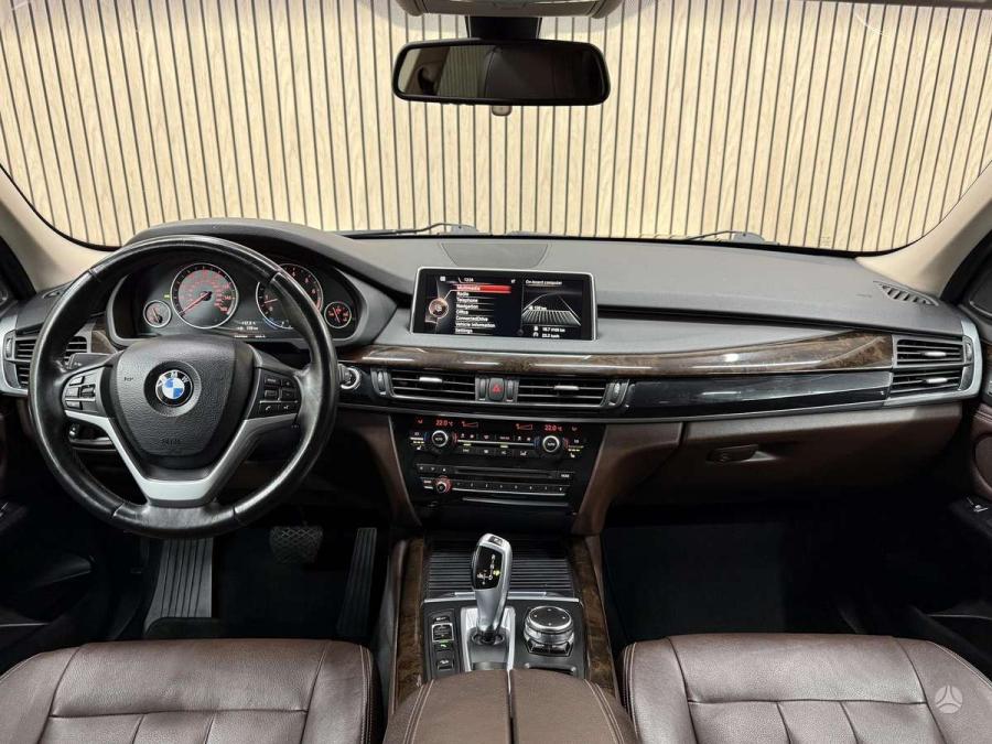 Blue BMW X5 2016 in Marijampole, with an engine capacity of 2.98 L and mileage of 210 thousand km for 14999 €, photo 24 on AUTOMOTO.COM.LV
