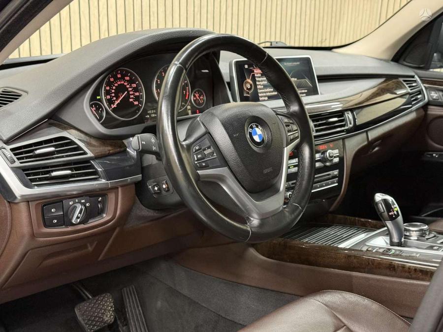 Blue BMW X5 2016 in Marijampole, with an engine capacity of 2.98 L and mileage of 210 thousand km for 14999 €, photo 25 on AUTOMOTO.COM.LV