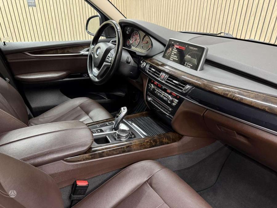 Blue BMW X5 2016 in Marijampole, with an engine capacity of 2.98 L and mileage of 210 thousand km for 14999 €, photo 33 on AUTOMOTO.COM.LV