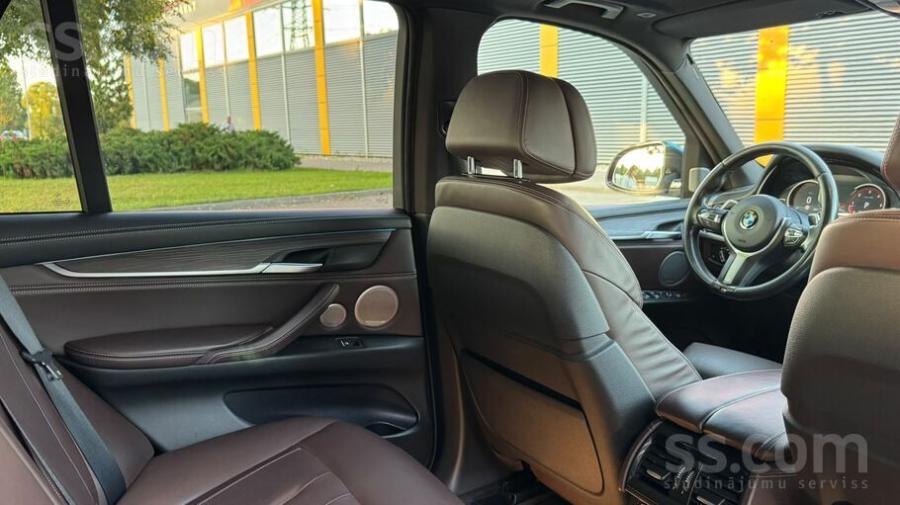 Blue BMW X5 2016 in Riga, with an engine capacity of 3.00 L and mileage of 176 thousand km for 26300 €, photo 13 on AUTOMOTO.COM.LV