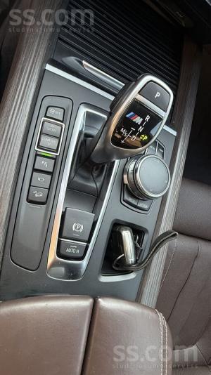 Blue BMW X5 2016 in Riga, with an engine capacity of 3.00 L and mileage of 176 thousand km for 26300 €, photo 18 on AUTOMOTO.COM.LV