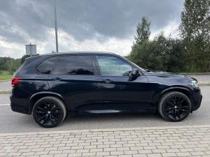 Blue BMW X5 2016 in Vilnius, with an engine capacity of 2.99 L and mileage of 267 thousand km for 22300 €, photo 3 on AUTOMOTO.COM.LV