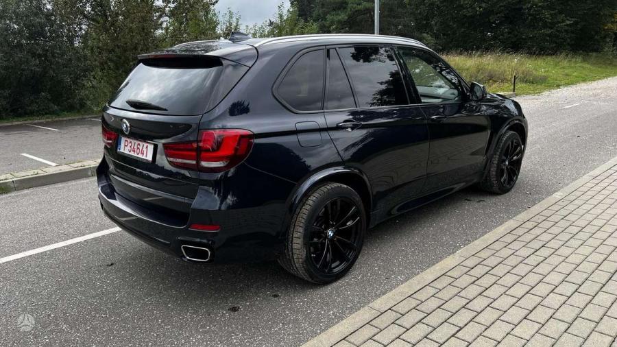 Blue BMW X5 2016 in Vilnius, with an engine capacity of 2.99 L and mileage of 267 thousand km for 22300 €, photo 5 on AUTOMOTO.COM.LV