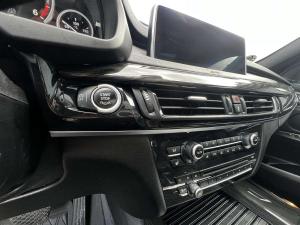 Blue BMW X5 2016 in Vilnius, with an engine capacity of 2.99 L and mileage of 267 thousand km for 22300 €, photo 20 on AUTOMOTO.COM.LV