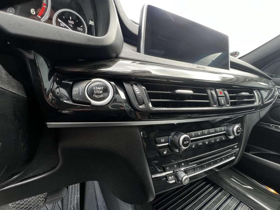 Blue BMW X5 2016 in Vilnius, with an engine capacity of 2.99 L and mileage of 267 thousand km for 22300 €, photo 20 on AUTOMOTO.COM.LV