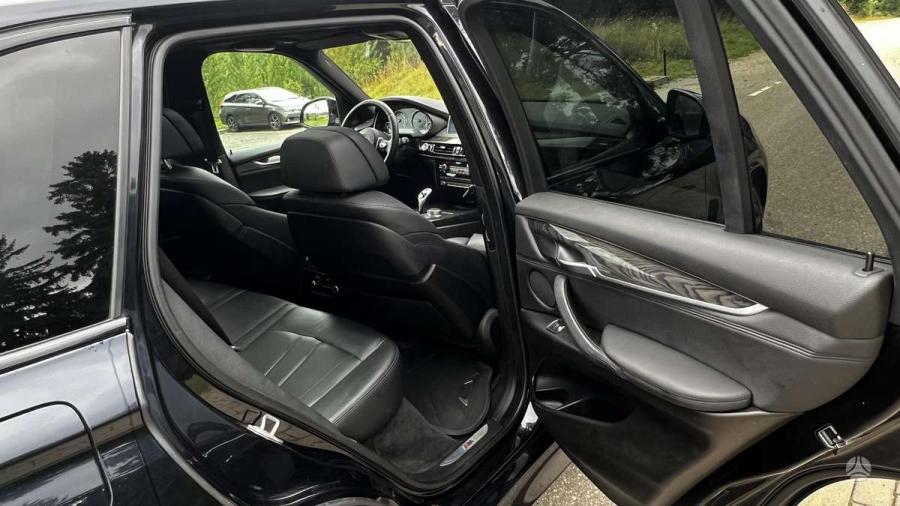 Blue BMW X5 2016 in Vilnius, with an engine capacity of 2.99 L and mileage of 267 thousand km for 22300 €, photo 22 on AUTOMOTO.COM.LV