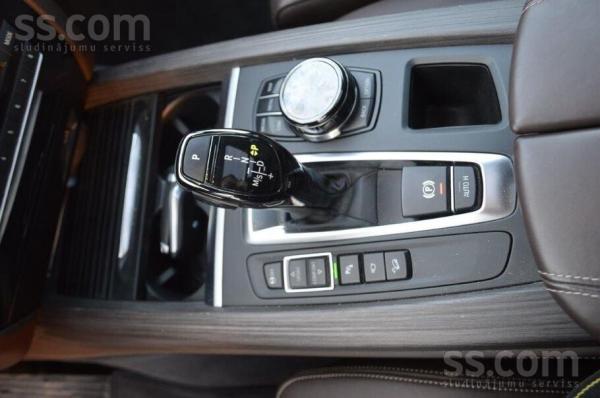 Blue BMW X5 2017 in Riga, with an engine capacity of 3.00 L and mileage of 200 thousand km for 26500 €, photo 7 on AUTOMOTO.COM.LV