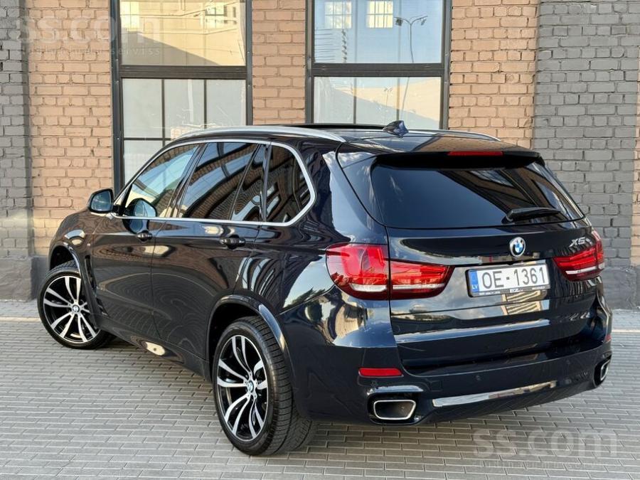 Blue BMW X5 2017 in Riga, with an engine capacity of 3.00 L and mileage of 190 thousand km for 21400 €, photo 4 on AUTOMOTO.COM.LV