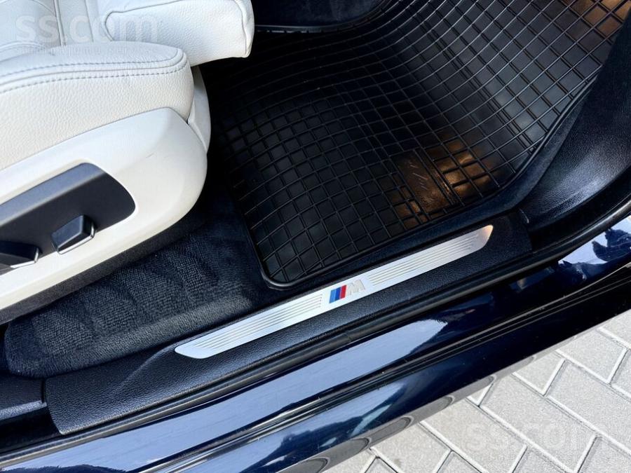 Blue BMW X5 2017 in Riga, with an engine capacity of 3.00 L and mileage of 190 thousand km for 21400 €, photo 15 on AUTOMOTO.COM.LV