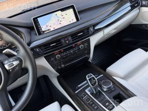Blue BMW X5 2017 in Riga, with an engine capacity of 3.00 L and mileage of 190 thousand km for 21400 €, photo 21 on AUTOMOTO.COM.LV