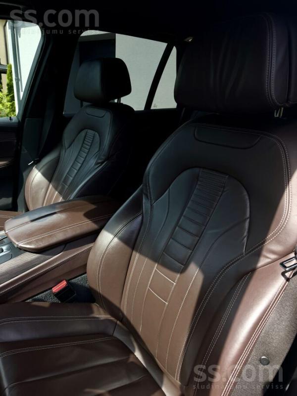 Blue BMW X5 2017 in Riga, with an engine capacity of 3.00 L and mileage of 167 thousand km for 25900 €, photo 4 on AUTOMOTO.COM.LV