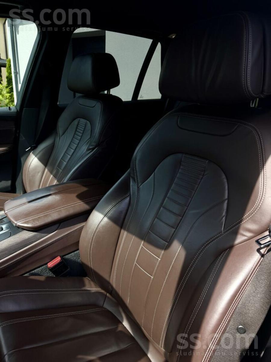 Blue BMW X5 2017 in Riga, with an engine capacity of 3.00 L and mileage of 167 thousand km for 25900 €, photo 5 on AUTOMOTO.COM.LV