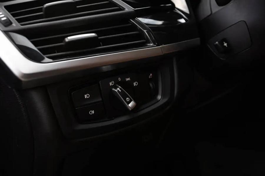 Blue BMW X5 2017 in Jelgava, with an engine capacity of 2.00 L and mileage of 121 thousand km for 20500 €, photo 11 on AUTOMOTO.COM.LV