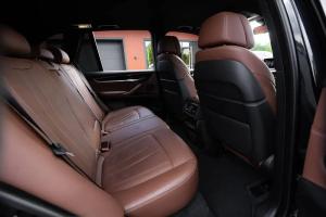 Blue BMW X5 2017 in Jelgava, with an engine capacity of 2.00 L and mileage of 121 thousand km for 20500 €, photo 31 on AUTOMOTO.COM.LV