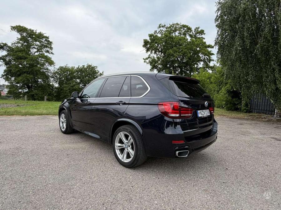 Blue BMW X5 2017 in Kedainiai, with an engine capacity of 2.00 L and mileage of 255 thousand km for 21000 €, photo 4 on AUTOMOTO.COM.LV