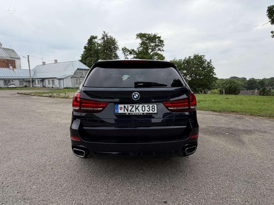 Blue BMW X5 2017 in Kedainiai, with an engine capacity of 2.00 L and mileage of 255 thousand km for 21000 €, photo 5 on AUTOMOTO.COM.LV