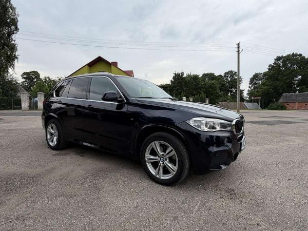 Blue BMW X5 2017 in Kedainiai, with an engine capacity of 2.00 L and mileage of 255 thousand km for 21000 €, photo 7 on AUTOMOTO.COM.LV