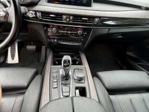 Blue BMW X5 2017 in Kedainiai, with an engine capacity of 2.00 L and mileage of 255 thousand km for 21000 €, photo 11 on AUTOMOTO.COM.LV
